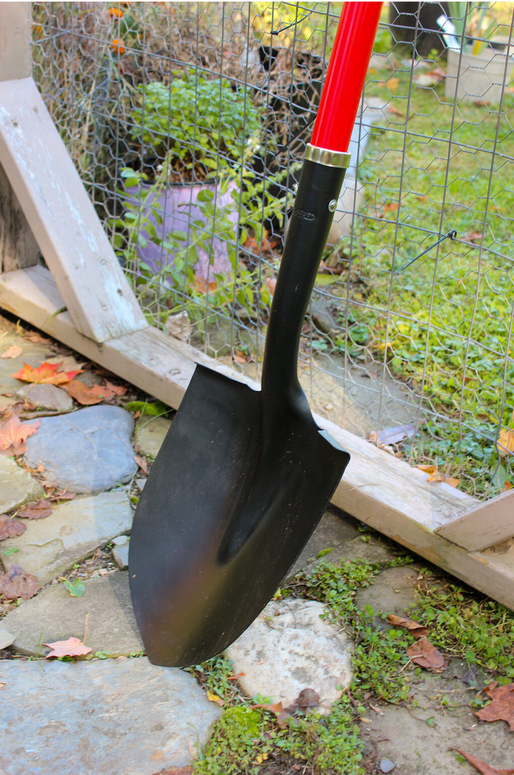 Fiberglass Round Point Shovel – Emsco Group