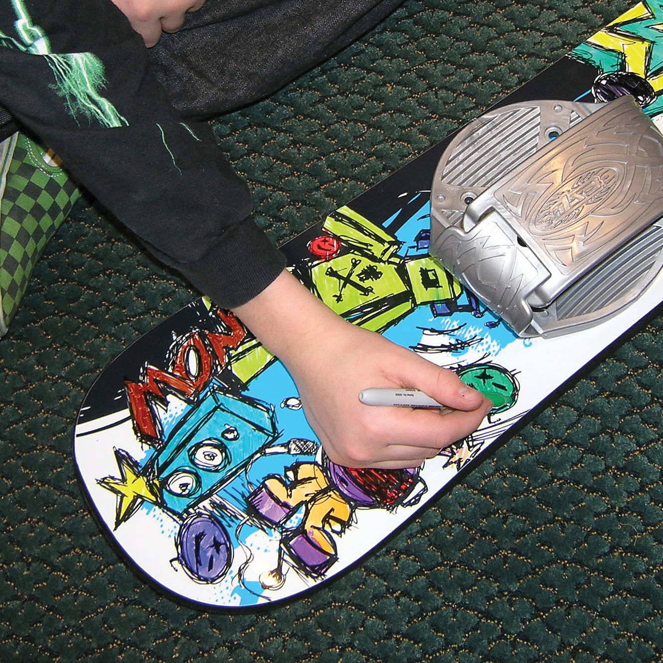 110cm Graffiti Snowboard – Emsco Group