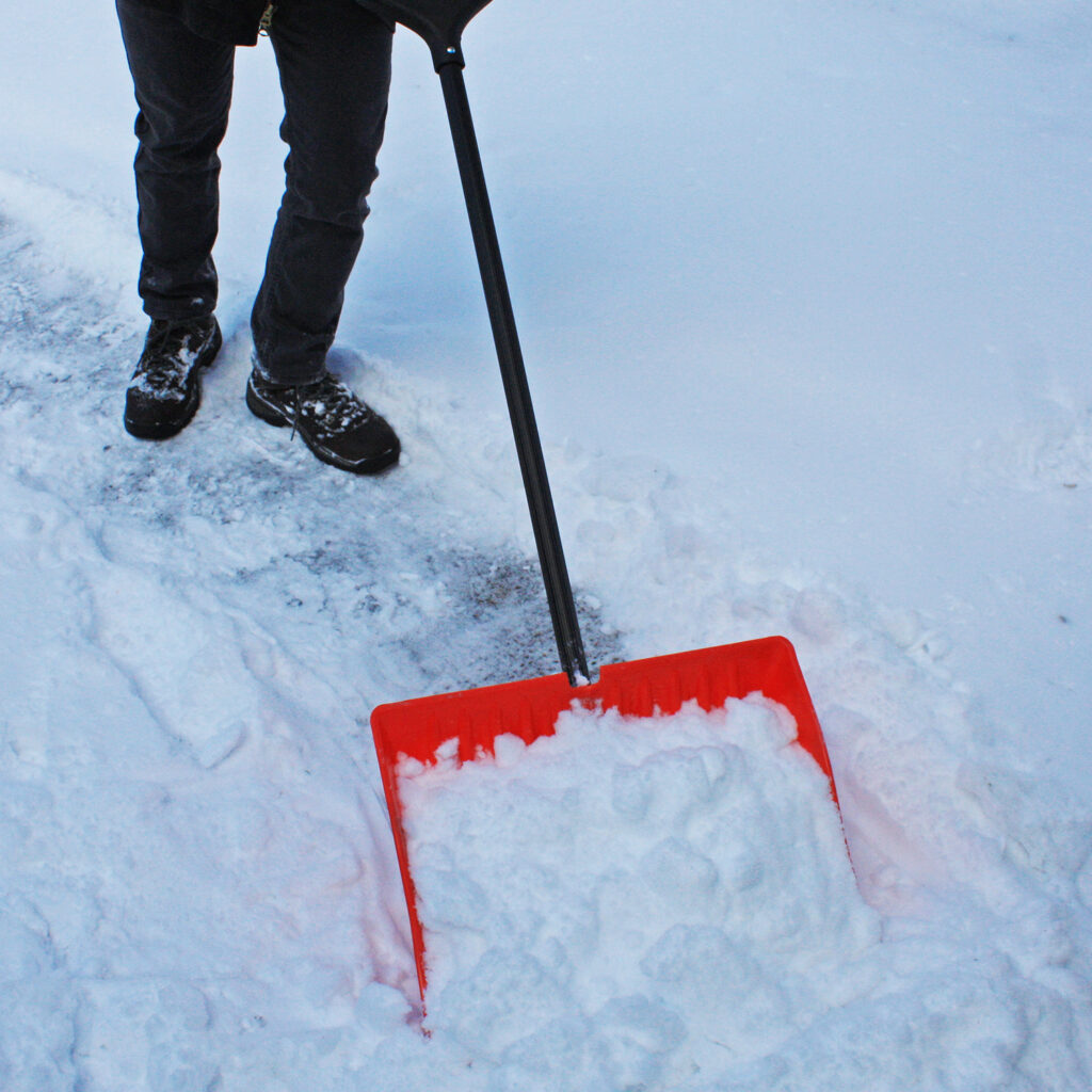 19″ Mega Dozer Combination Snow Shovel – Emsco Group